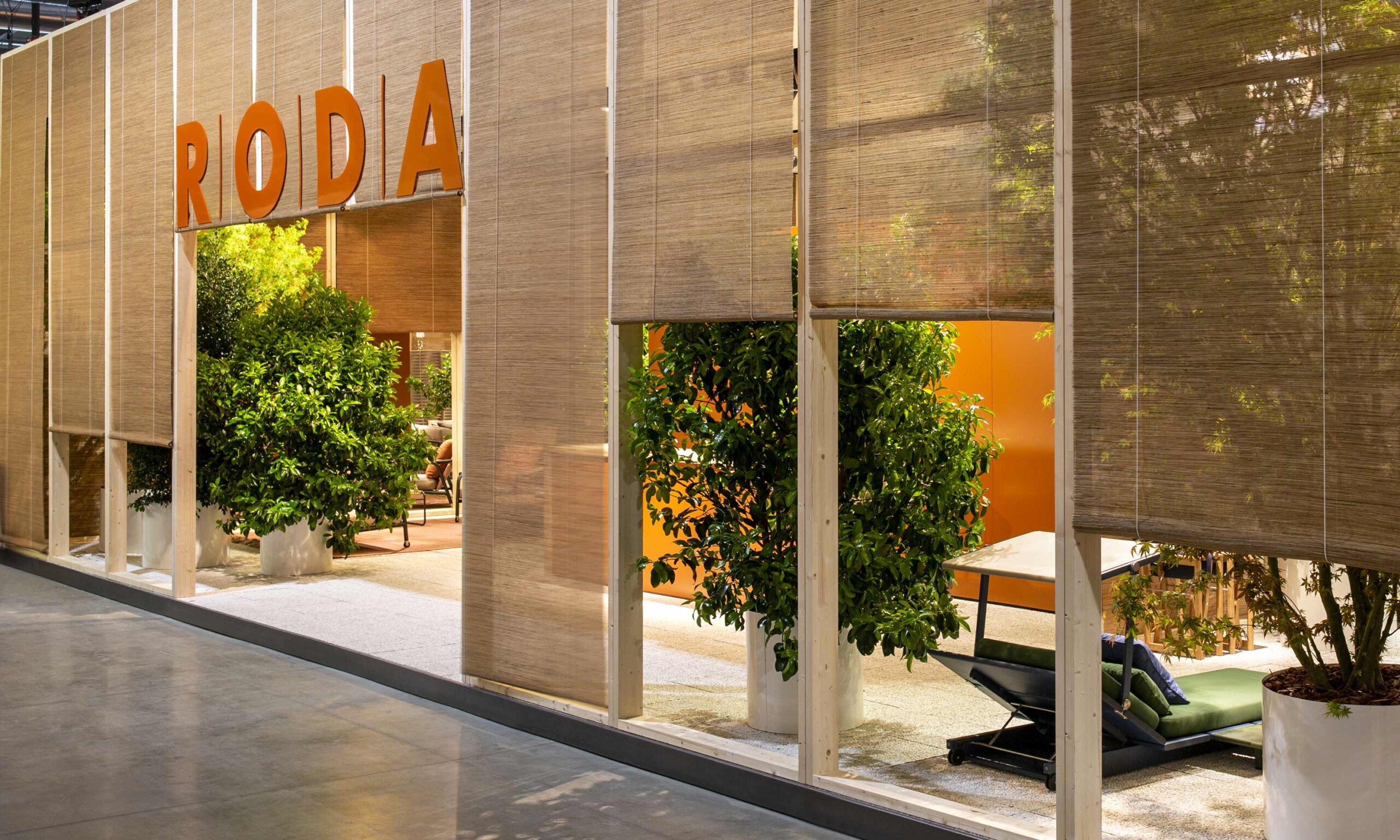Natural Emotion: at the 2023 Salone, the RODA collections in an enchanting garden setting - Roda