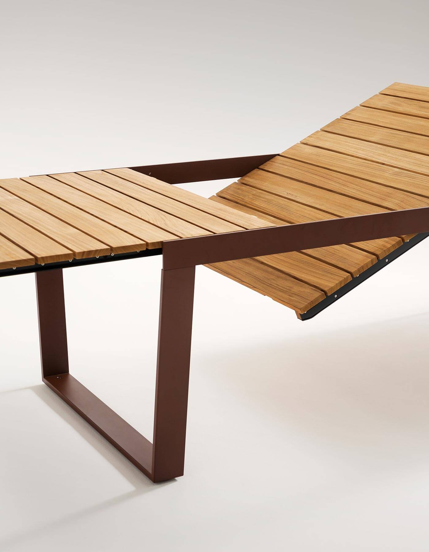 SPINNAKER Collection | Extendable Teak Table Outdoor | RODA