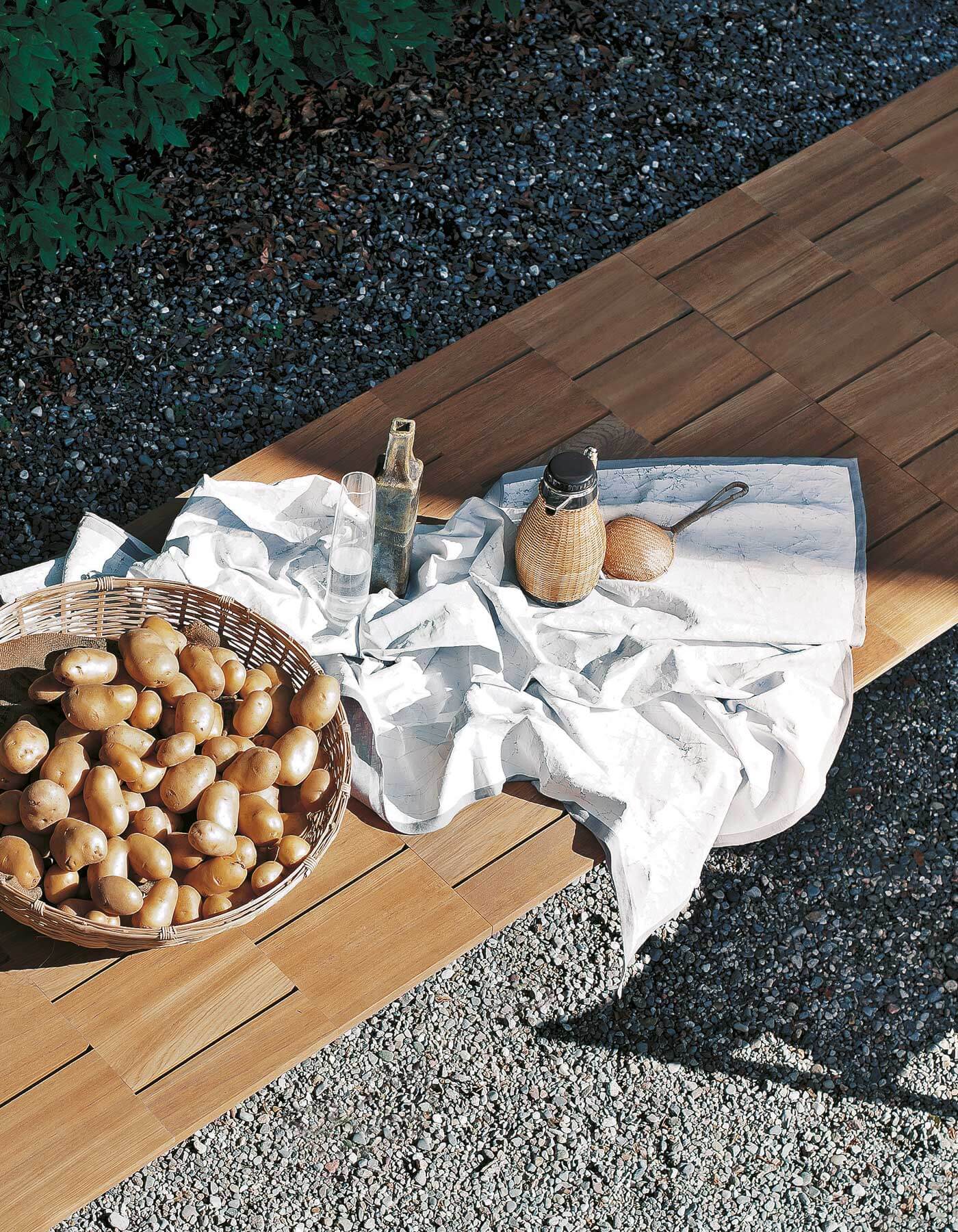BRICK | Extendable Outdoor Dining Table Teak Tabletop | RODA