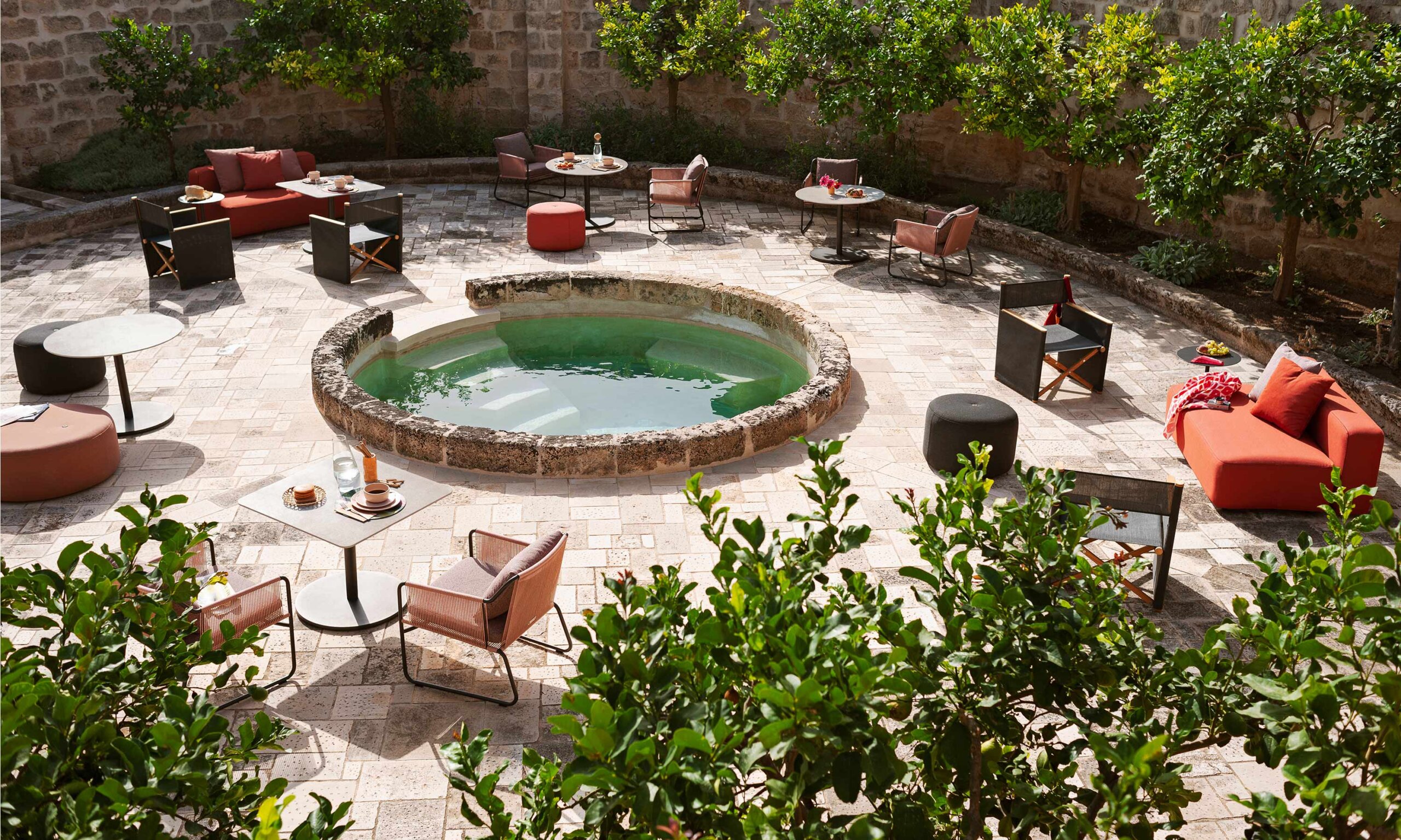 BUTTON Collection | Outdoor Bistro Tables | RODA
