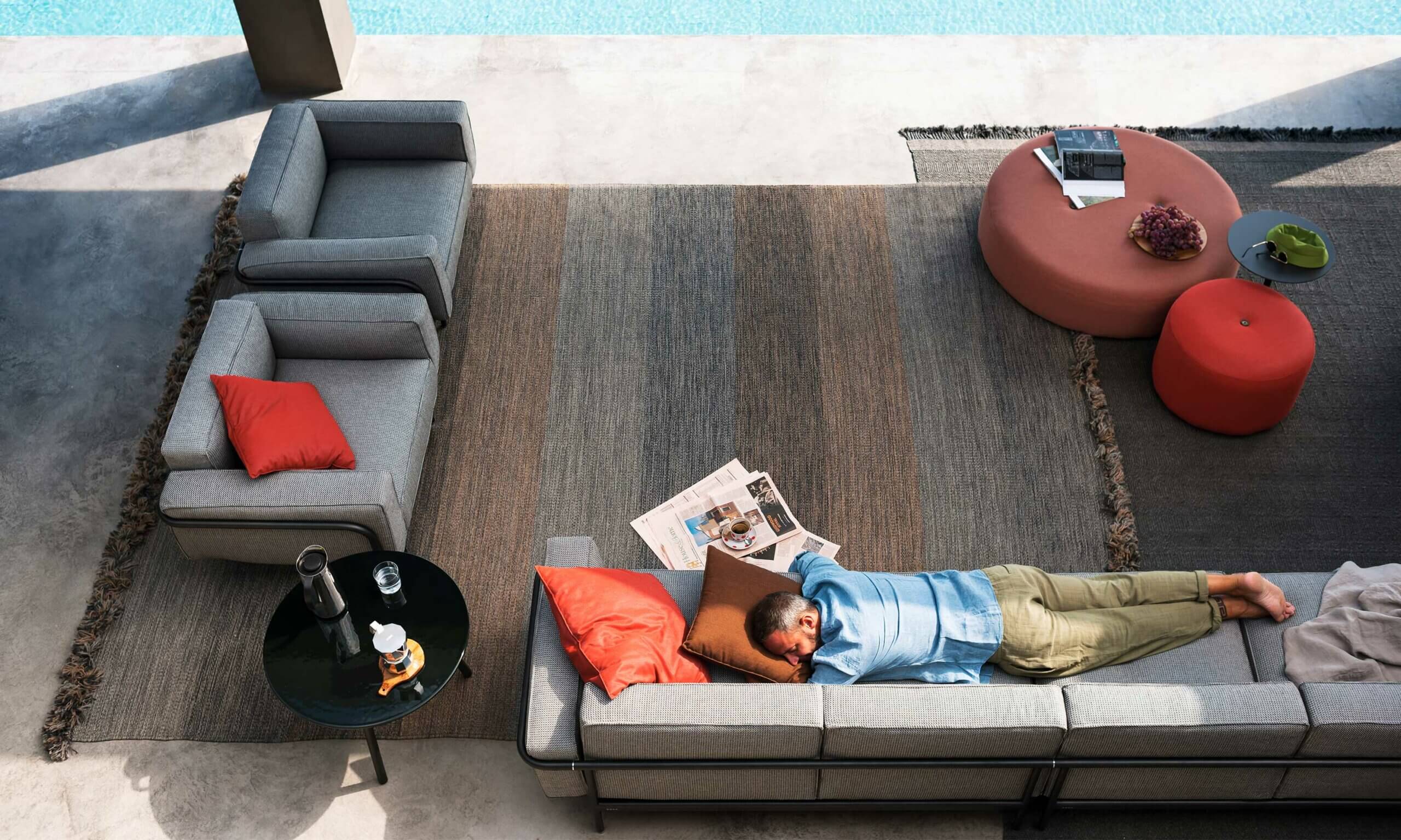 ESTENDO Collection | Aluminium Outdoor Modular Sofa | RODA