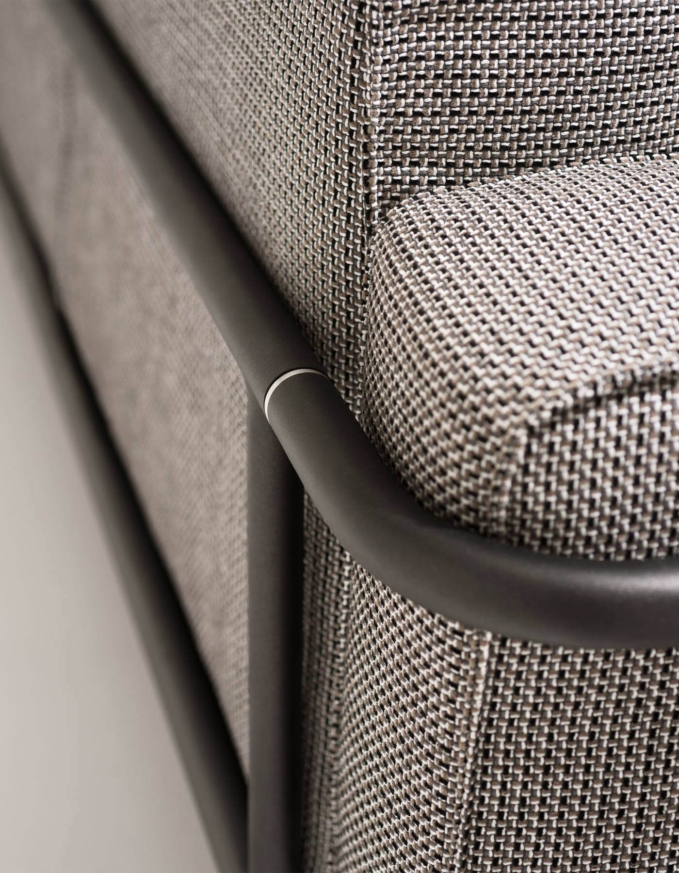 ESTENDO Collection | Aluminium Outdoor Modular Sofa | RODA