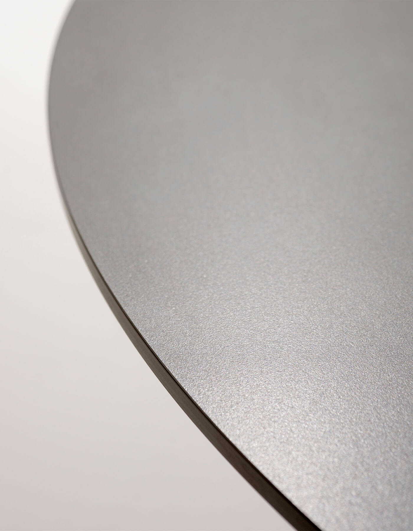 GAMMA | Outdoor Round Table with Metal Legs | RODA