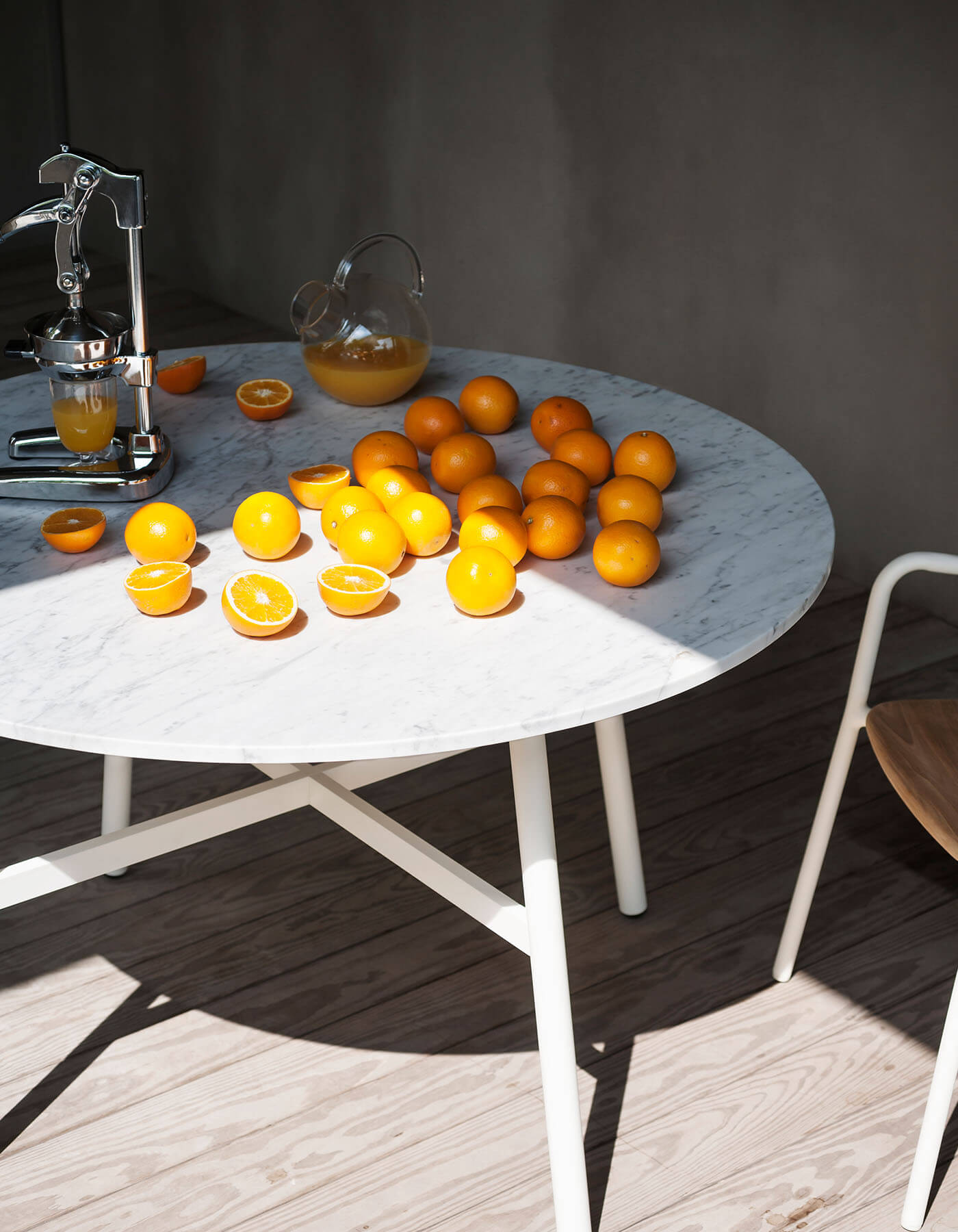 GAMMA | Outdoor Round Table with Metal Legs | RODA