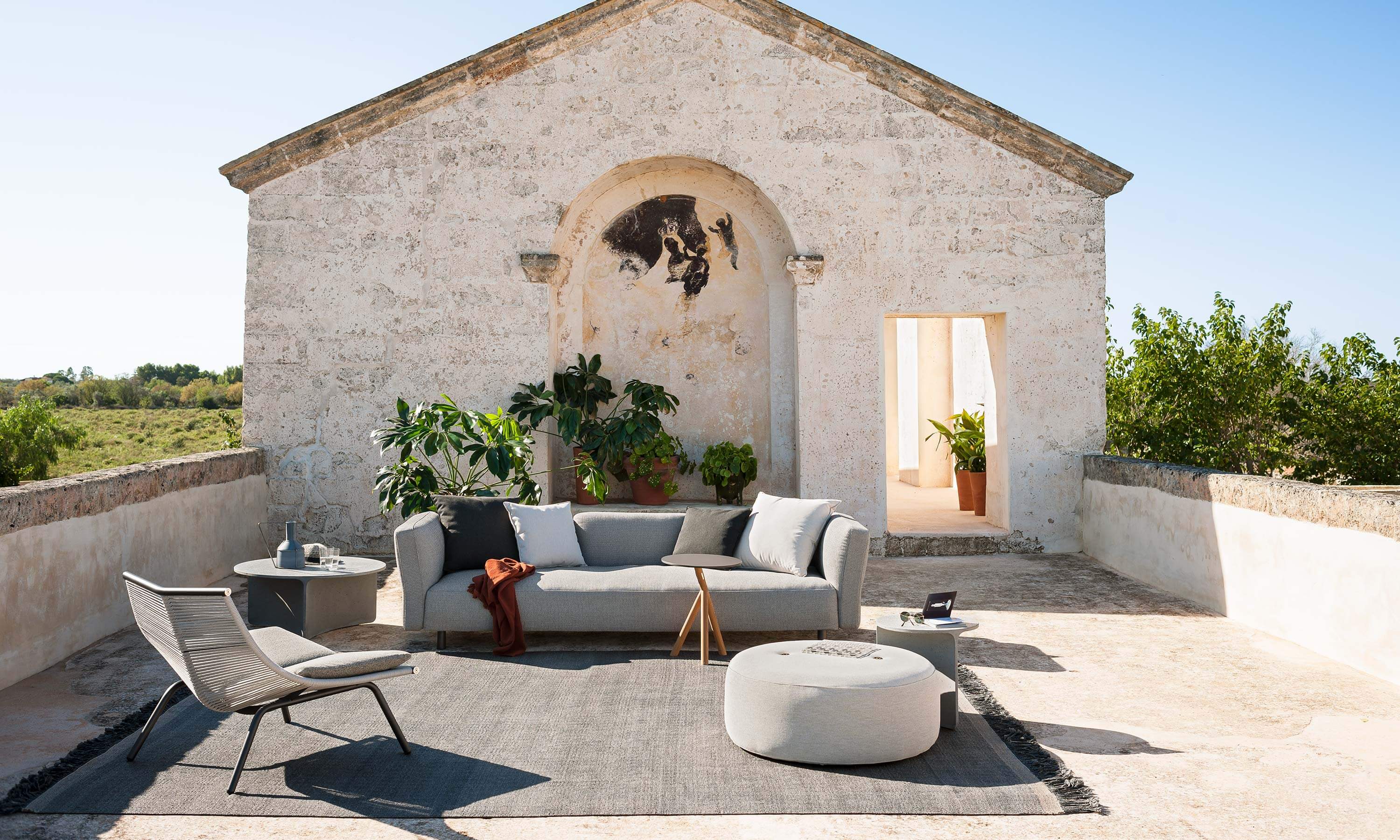 MAMBA Collection | Upholstered Outdoor Sofas | RODA