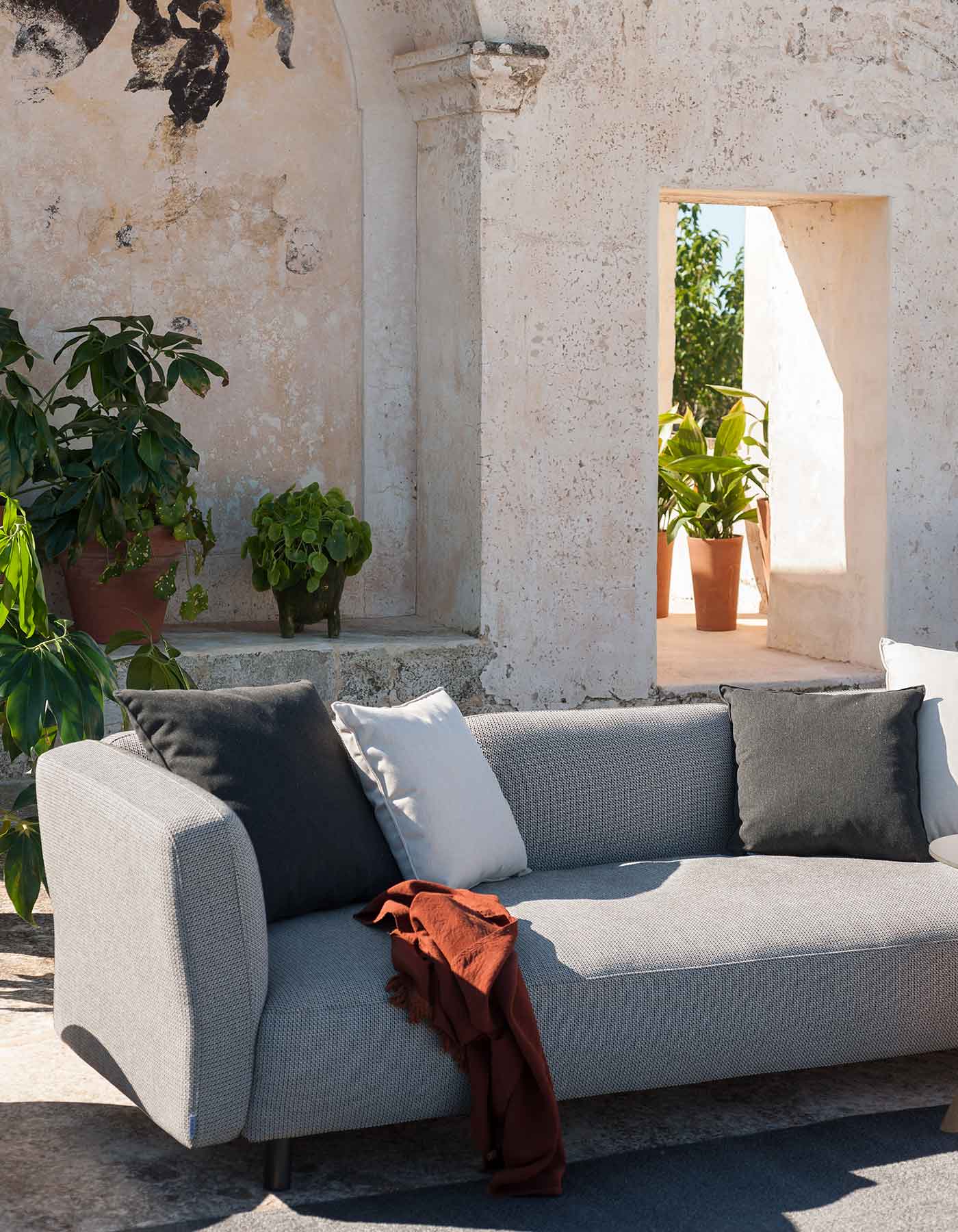 MAMBA Collection | Upholstered Outdoor Sofas | RODA