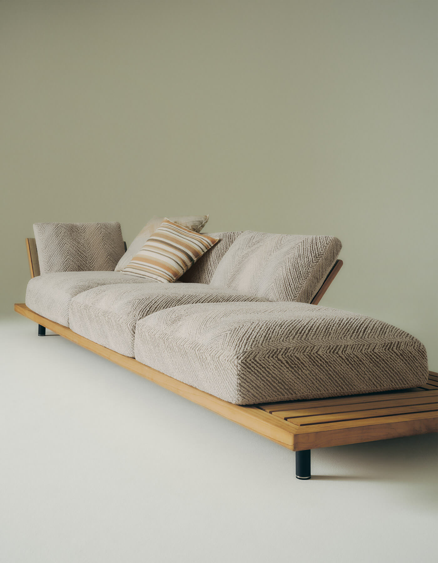 Modular Outdoor Sofa with Coffee Table - PHILIA | RODA