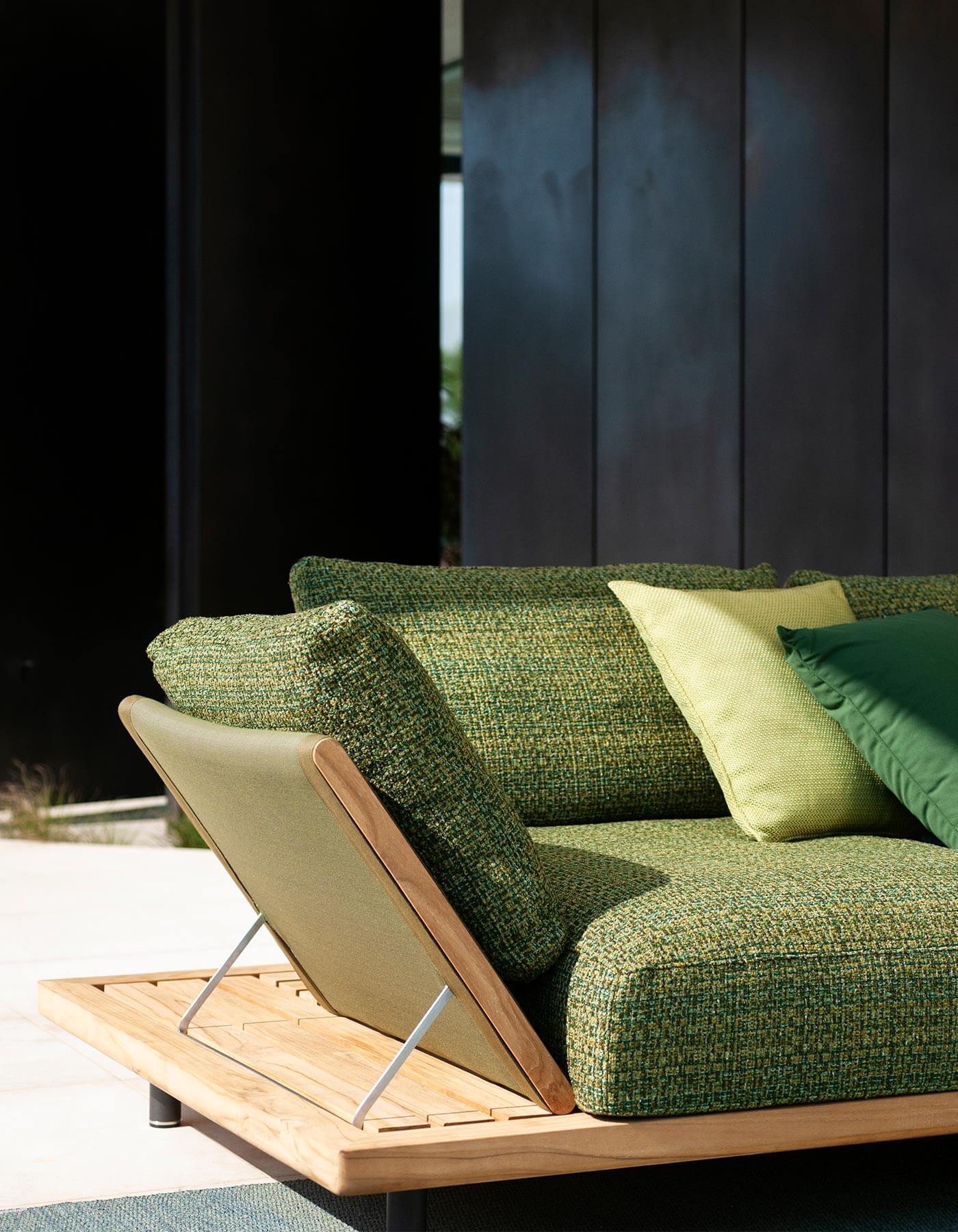 Modular Outdoor Sofa with Coffee Table - PHILIA | RODA