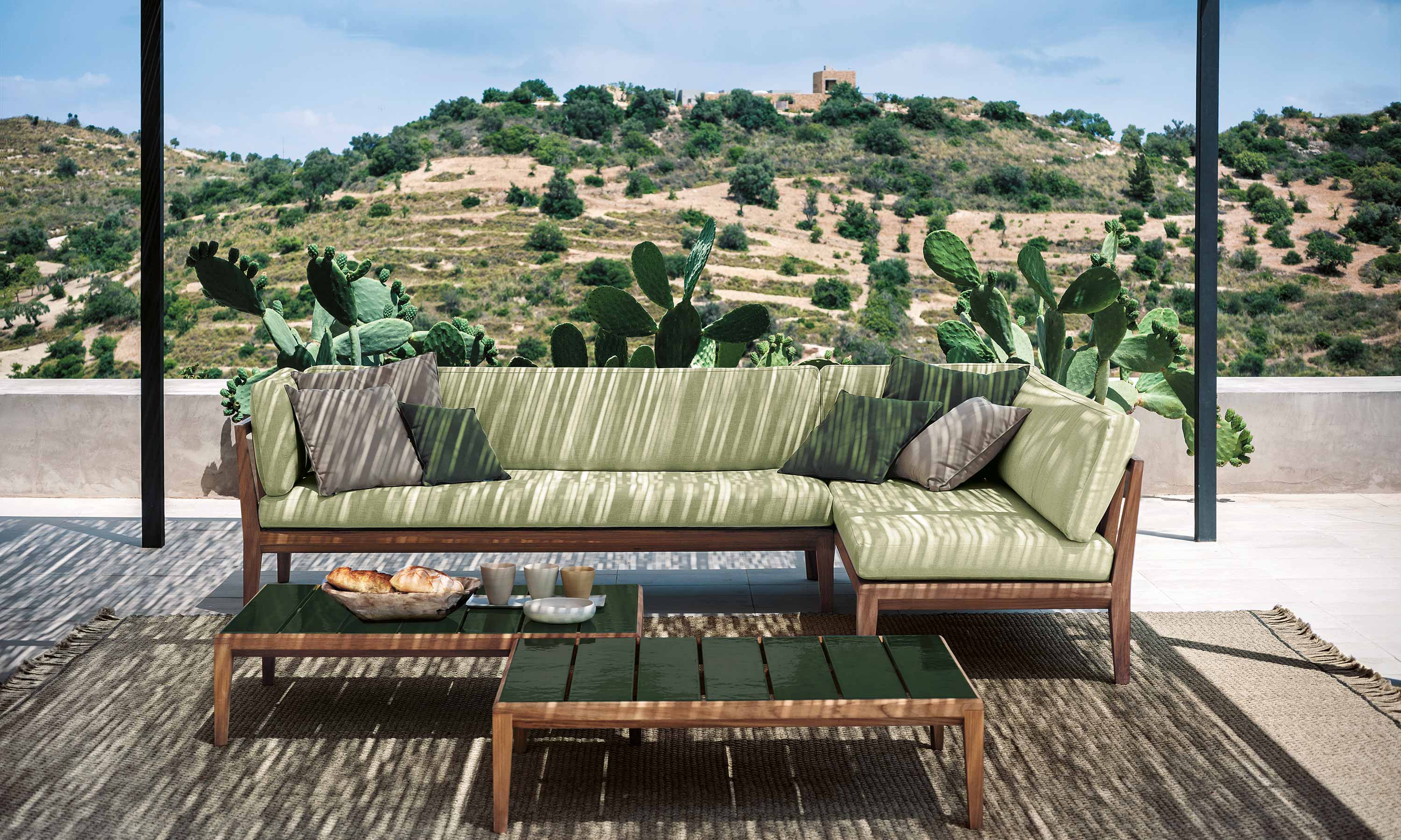 TEKA: Mesas, Sillas y Sofás para mobiliario de Exterior | RODA