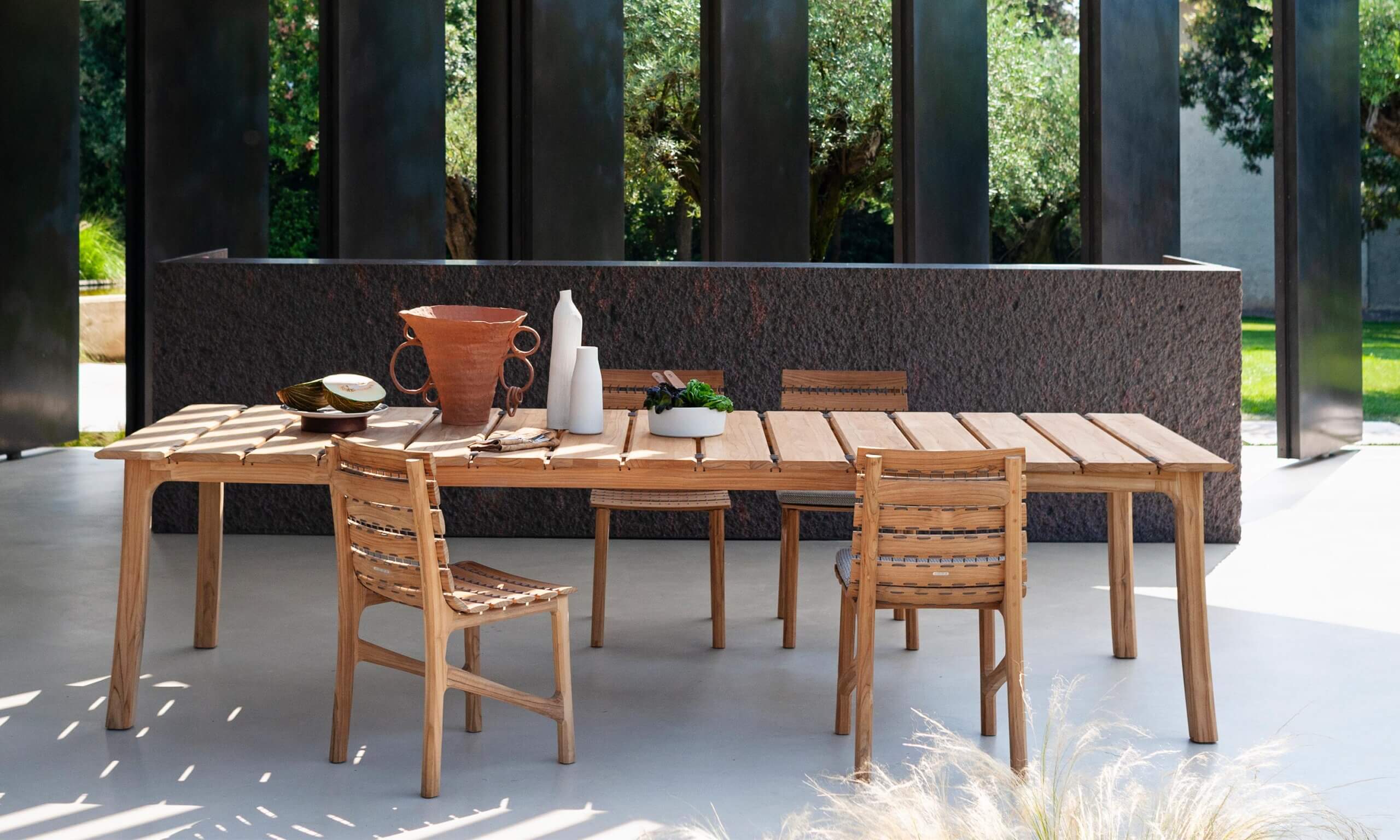 Outdoor Teak Tables and Chairs - TESEO | RODA