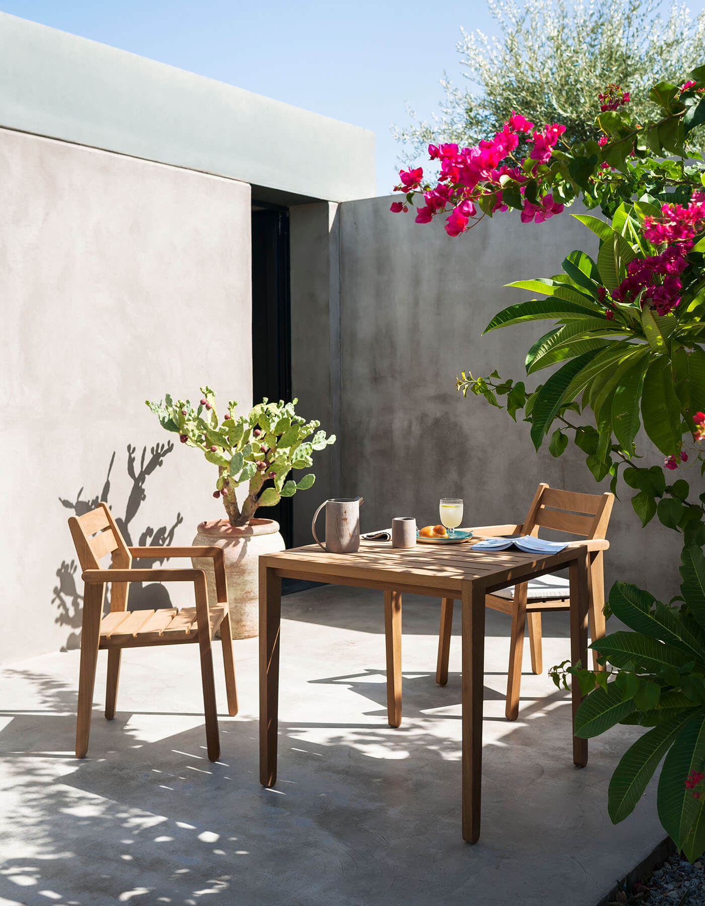 ZANIA: Seating and Outdoor Tables in Iroko Wood | RODA